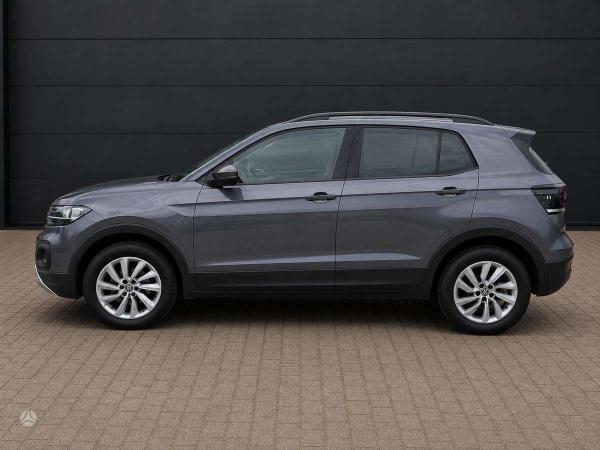 Pelēks Volkswagen T-Cross 2023 Viļņa, ar dzinēja tilpumu 1.00 L un nobraukumu 95 tūkst. km par 15990 €, foto 2 vietnē AUTOMOTO.COM.LV