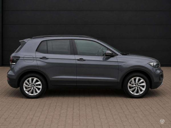 Pelēks Volkswagen T-Cross 2023 Viļņa, ar dzinēja tilpumu 1.00 L un nobraukumu 95 tūkst. km par 15990 €, foto 4 vietnē AUTOMOTO.COM.LV