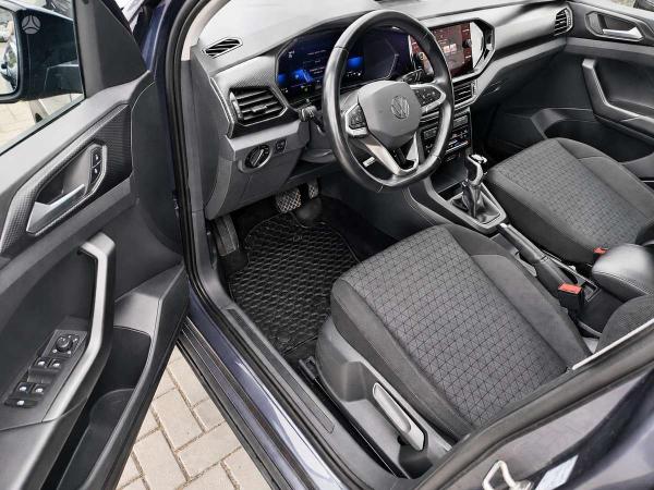 Pelēks Volkswagen T-Cross 2023 Viļņa, ar dzinēja tilpumu 1.00 L un nobraukumu 95 tūkst. km par 15990 €, foto 6 vietnē AUTOMOTO.COM.LV