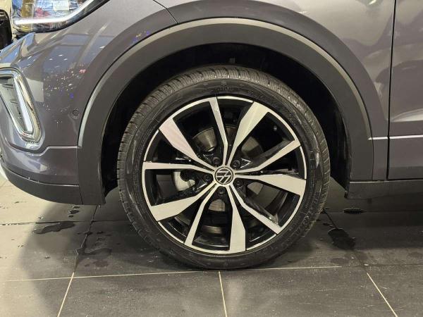 Grey Volkswagen T-Cross 2024 in Vilnius, with an engine capacity of 1.50 L and mileage of 2 thousand km for 24555 €, photo 5 on AUTOMOTO.COM.LV