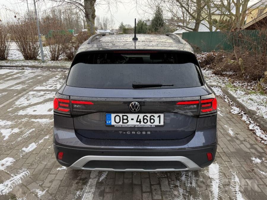 Grey Volkswagen T-Cross 2024 in Jelgava, with an engine capacity of 1.00 L and mileage of 16 thousand km for 21750 €, photo 5 on AUTOMOTO.COM.LV