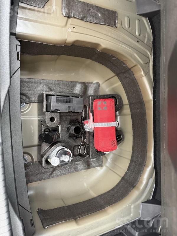 Pelēks Volkswagen T-Cross 2024 Jelgava, ar dzinēja tilpumu 1.00 L un nobraukumu 18 tūkst. km par 19950 €, foto 8 vietnē AUTOMOTO.COM.LV