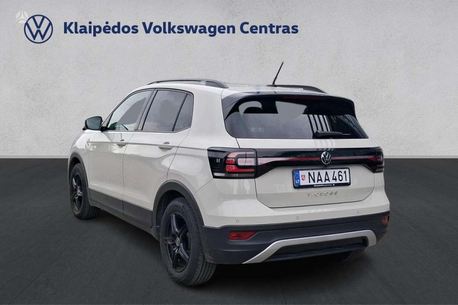 Pelēks Volkswagen T-Cross 2024 Klaipėda, ar dzinēja tilpumu 1.00 L un nobraukumu 32 tūkst. km par 16000 €, foto 5 vietnē AUTOMOTO.COM.LV