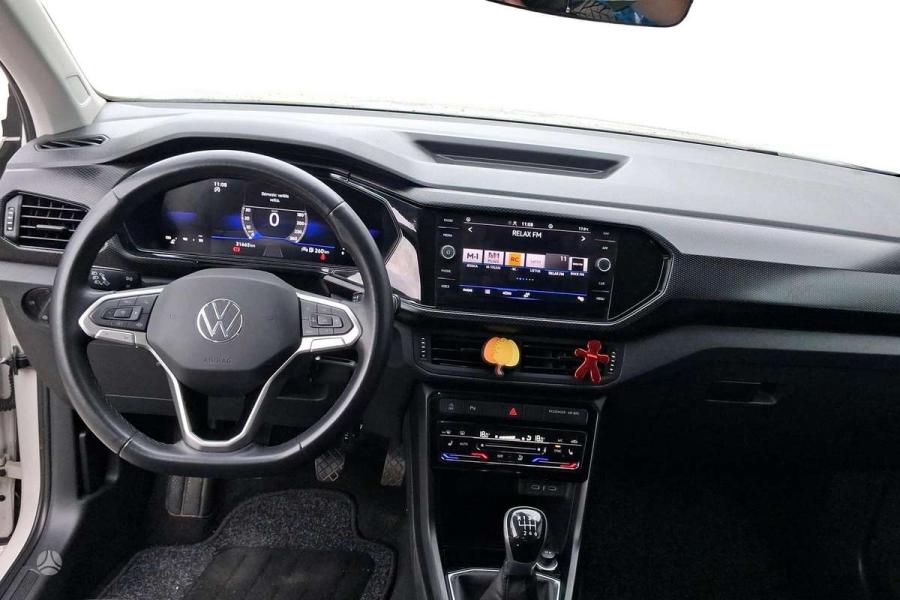 Pelēks Volkswagen T-Cross 2024 Klaipėda, ar dzinēja tilpumu 1.00 L un nobraukumu 32 tūkst. km par 16000 €, foto 10 vietnē AUTOMOTO.COM.LV
