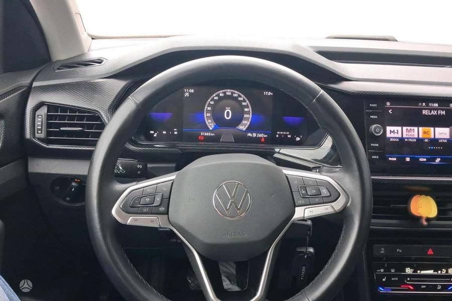 Pelēks Volkswagen T-Cross 2024 Klaipėda, ar dzinēja tilpumu 1.00 L un nobraukumu 32 tūkst. km par 16000 €, foto 11 vietnē AUTOMOTO.COM.LV
