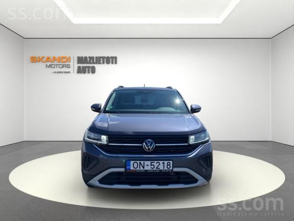Серый Фольксваген T-Cross 2024 в Рига, объемом двигателя 1.50 л и пробегом 9 тыс. км за 23990 €, фото 2 на AUTOMOTO.COM.LV