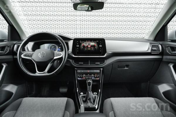 Grey Volkswagen T-Cross 2024 in Riga, with an engine capacity of 1.00 L and mileage of 45 thousand km for 22900 €, photo 7 on AUTOMOTO.COM.LV