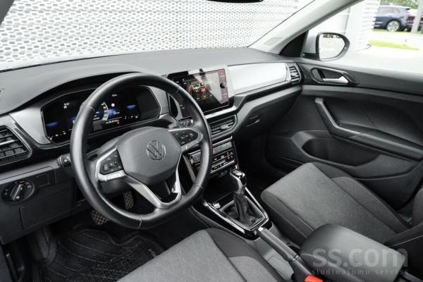 Grey Volkswagen T-Cross 2024 in Riga, with an engine capacity of 1.00 L and mileage of 45 thousand km for 22900 €, photo 9 on AUTOMOTO.COM.LV