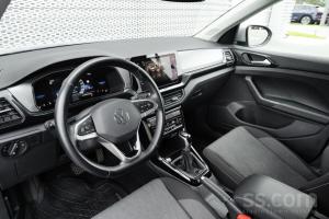 Серый Фольксваген T-Cross 2024 в Рига, объемом двигателя 1.00 л и пробегом 45 тыс. км за 22900 €, фото 9 на AUTOMOTO.COM.LV