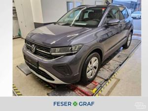 Pelēks Volkswagen T-Cross 2025 Kauņa, ar dzinēja tilpumu 1.00 L un nobraukumu 17 tūkst. km par 22338 €, foto  vietnē AUTOMOTO.COM.LV