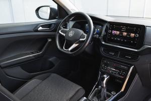 Pelēks Volkswagen T-Cross 2025 Ventspils, ar dzinēja tilpumu 1.00 L un nobraukumu 31 tūkst. km par 27400 €, foto 15 vietnē AUTOMOTO.COM.LV