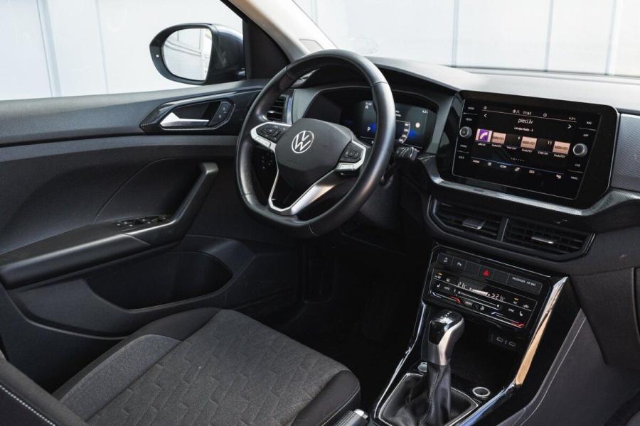 Pelēks Volkswagen T-Cross 2025 Ventspils, ar dzinēja tilpumu 1.00 L un nobraukumu 31 tūkst. km par 27400 €, foto 15 vietnē AUTOMOTO.COM.LV