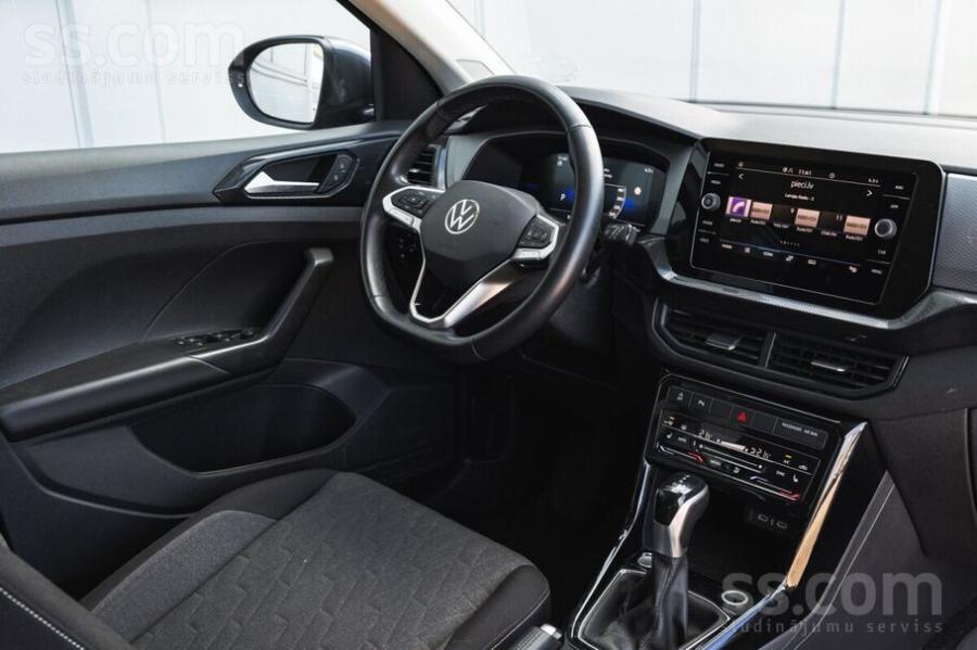 Pelēks Volkswagen T-Cross 2025 Ventspils, ar dzinēja tilpumu 1.00 L un nobraukumu 31 tūkst. km par 22500 €, foto 15 vietnē AUTOMOTO.COM.LV