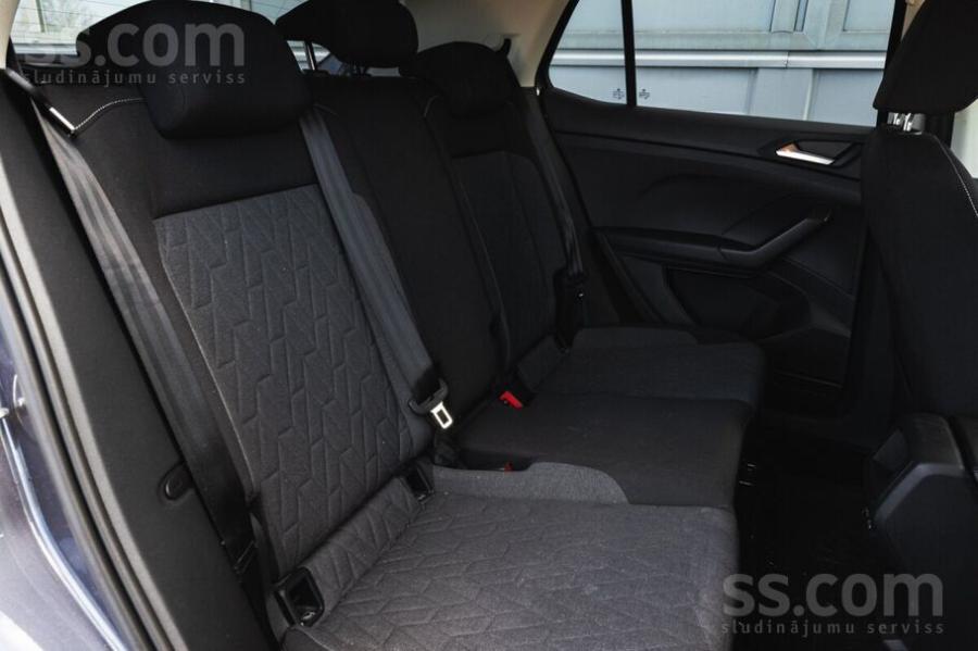 Pelēks Volkswagen T-Cross 2025 Ventspils, ar dzinēja tilpumu 1.00 L un nobraukumu 31 tūkst. km par 22500 €, foto 30 vietnē AUTOMOTO.COM.LV