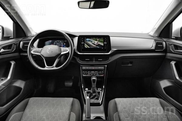 Серый Фольксваген T-Cross 2025 в Рига, объемом двигателя 1.00 л и пробегом 32 тыс. км за 22950 €, фото 6 на AUTOMOTO.COM.LV