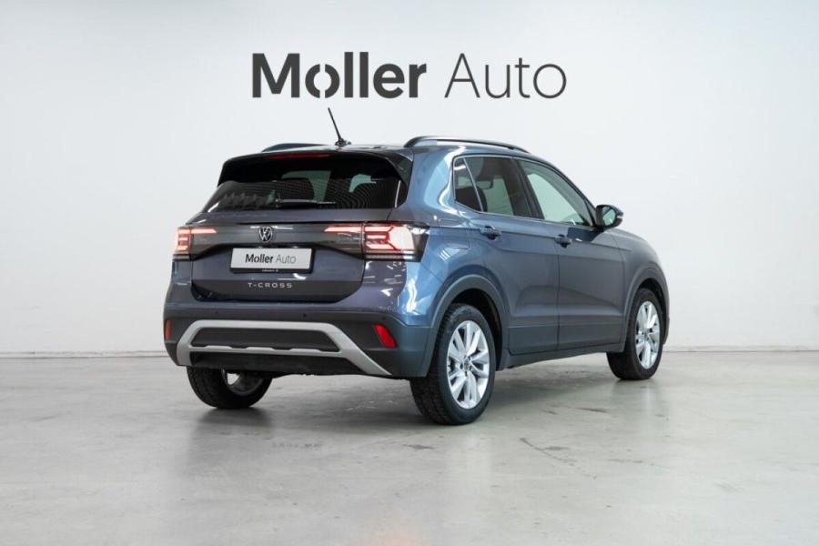Pelēks Volkswagen T-Cross 2025 Viļņa, ar dzinēja tilpumu 1.00 L un nobraukumu 25 tūkst. km par 22400 €, foto 4 vietnē AUTOMOTO.COM.LV