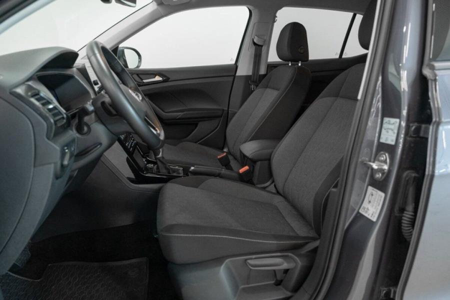 Pelēks Volkswagen T-Cross 2025 Viļņa, ar dzinēja tilpumu 1.00 L un nobraukumu 25 tūkst. km par 22400 €, foto 8 vietnē AUTOMOTO.COM.LV