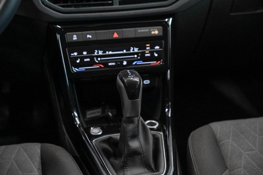 Pelēks Volkswagen T-Cross 2025 Viļņa, ar dzinēja tilpumu 1.00 L un nobraukumu 25 tūkst. km par 22400 €, foto 17 vietnē AUTOMOTO.COM.LV