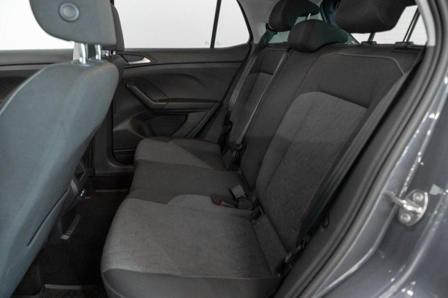 Pelēks Volkswagen T-Cross 2025 Viļņa, ar dzinēja tilpumu 1.00 L un nobraukumu 25 tūkst. km par 22400 €, foto 18 vietnē AUTOMOTO.COM.LV