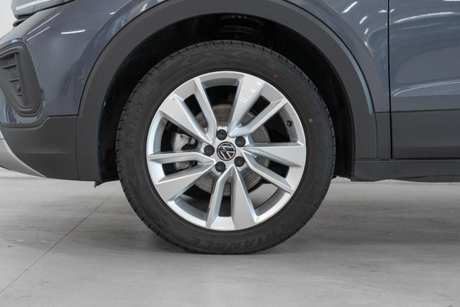 Pelēks Volkswagen T-Cross 2025 Viļņa, ar dzinēja tilpumu 1.00 L un nobraukumu 25 tūkst. km par 22400 €, foto 21 vietnē AUTOMOTO.COM.LV