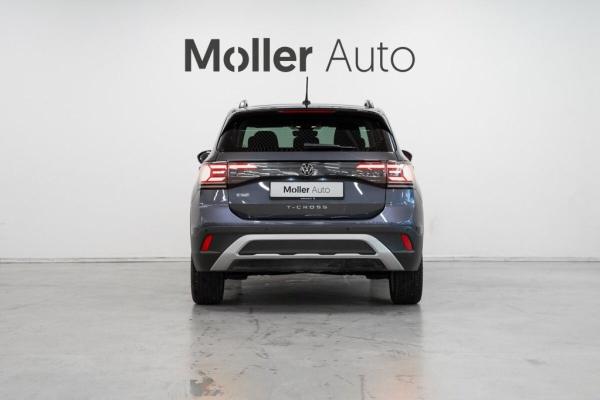 Pelēks Volkswagen T-Cross 2025 Viļņa, ar dzinēja tilpumu 1.00 L un nobraukumu 23 tūkst. km par 22400 €, foto 6 vietnē AUTOMOTO.COM.LV