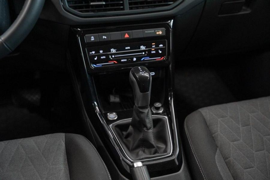 Pelēks Volkswagen T-Cross 2025 Viļņa, ar dzinēja tilpumu 1.00 L un nobraukumu 24 tūkst. km par 22400 €, foto 17 vietnē AUTOMOTO.COM.LV