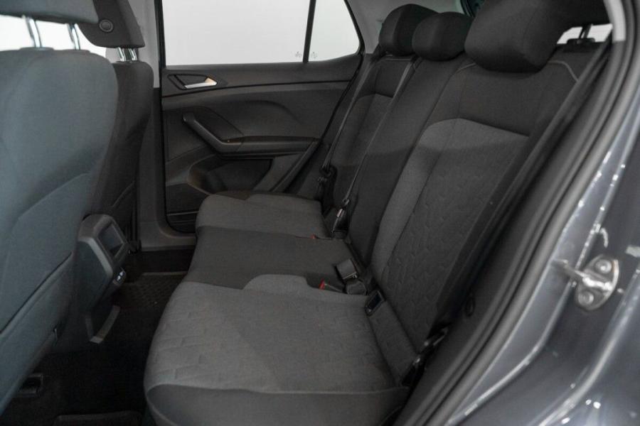 Pelēks Volkswagen T-Cross 2025 Viļņa, ar dzinēja tilpumu 1.00 L un nobraukumu 24 tūkst. km par 22400 €, foto 18 vietnē AUTOMOTO.COM.LV