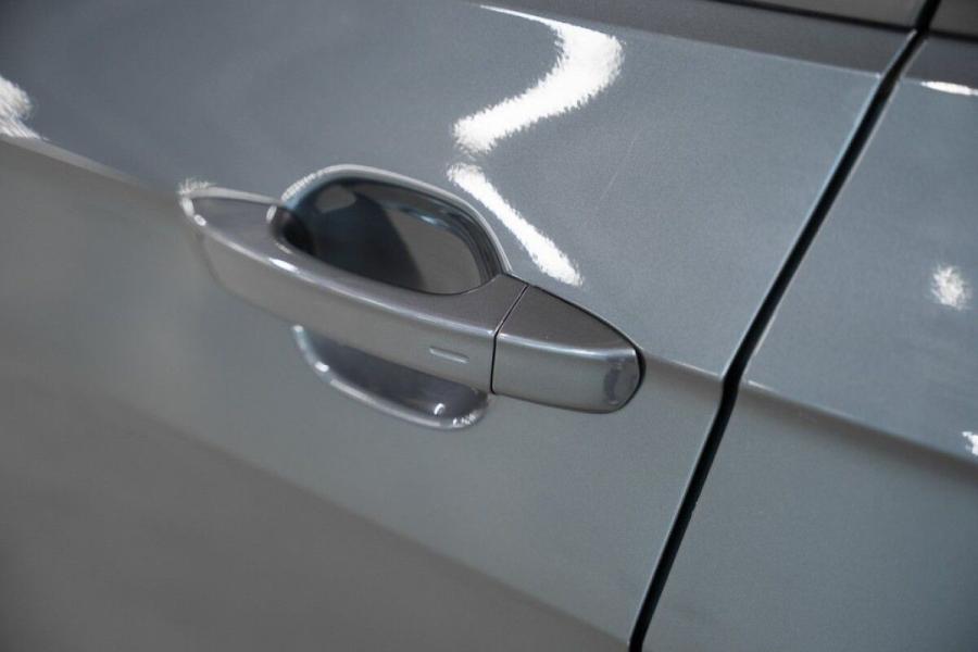 Pelēks Volkswagen T-Cross 2025 Viļņa, ar dzinēja tilpumu 1.00 L un nobraukumu 24 tūkst. km par 22400 €, foto 20 vietnē AUTOMOTO.COM.LV