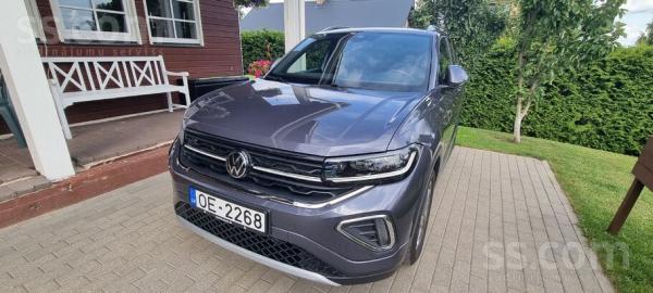 Pelēks Volkswagen T-Cross 2025 Rīga, ar dzinēja tilpumu 1.00 L un nobraukumu 23 tūkst. km par 27000 €, foto 5 vietnē AUTOMOTO.COM.LV