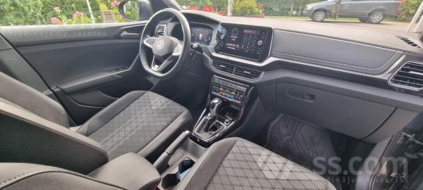 Pelēks Volkswagen T-Cross 2025 Rīga, ar dzinēja tilpumu 1.00 L un nobraukumu 23 tūkst. km par 27000 €, foto 6 vietnē AUTOMOTO.COM.LV