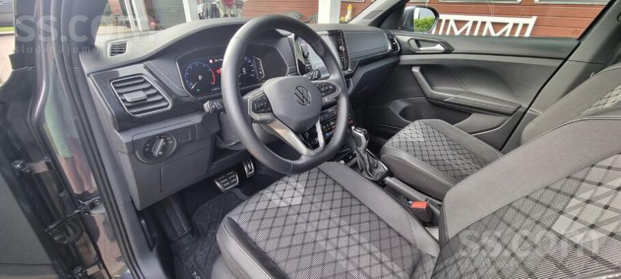 Pelēks Volkswagen T-Cross 2025 Rīga, ar dzinēja tilpumu 1.00 L un nobraukumu 23 tūkst. km par 27000 €, foto 8 vietnē AUTOMOTO.COM.LV