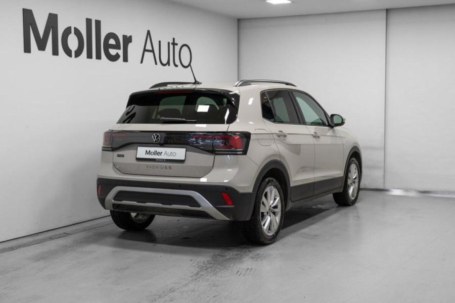 Pelēks Volkswagen T-Cross 2025 Viļņa, ar dzinēja tilpumu 1.00 L un nobraukumu 24 tūkst. km par 21950 €, foto 4 vietnē AUTOMOTO.COM.LV