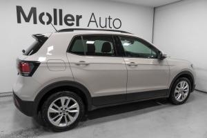 Pelēks Volkswagen T-Cross 2025 Viļņa, ar dzinēja tilpumu 1.00 L un nobraukumu 24 tūkst. km par 21950 €, foto 5 vietnē AUTOMOTO.COM.LV