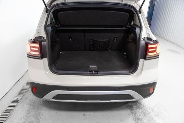 Pelēks Volkswagen T-Cross 2025 Viļņa, ar dzinēja tilpumu 1.00 L un nobraukumu 24 tūkst. km par 21950 €, foto 6 vietnē AUTOMOTO.COM.LV