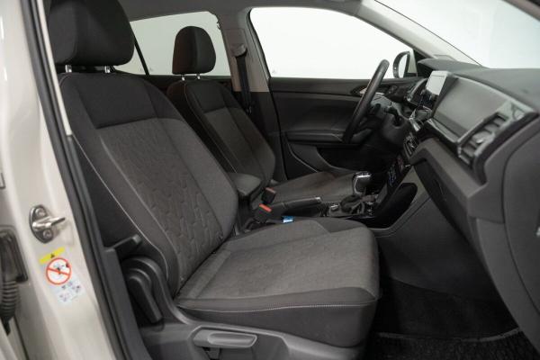 Pelēks Volkswagen T-Cross 2025 Viļņa, ar dzinēja tilpumu 1.00 L un nobraukumu 24 tūkst. km par 21950 €, foto 9 vietnē AUTOMOTO.COM.LV