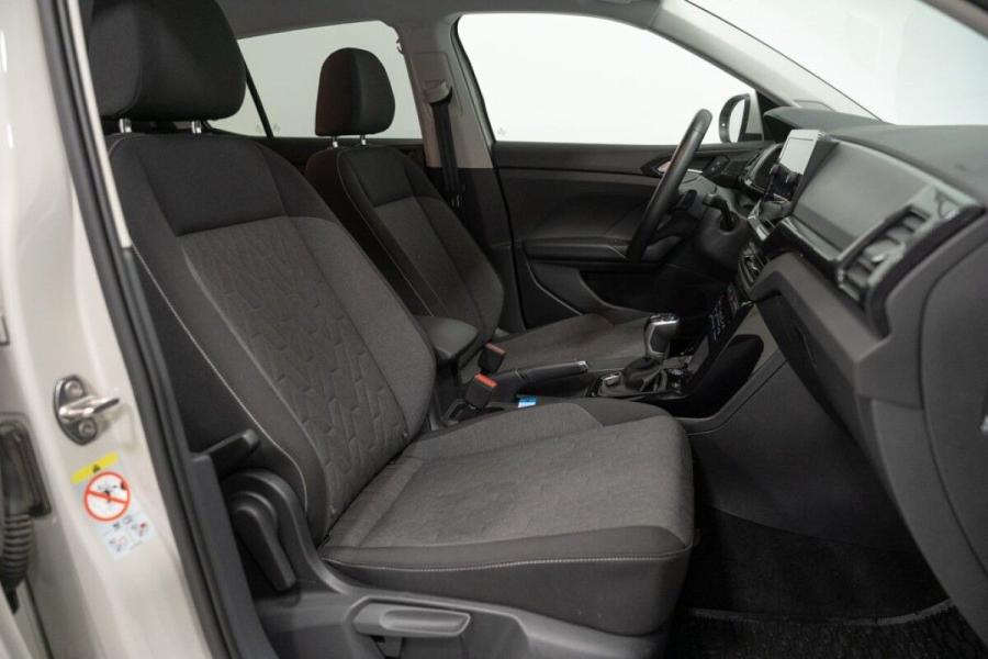Pelēks Volkswagen T-Cross 2025 Viļņa, ar dzinēja tilpumu 1.00 L un nobraukumu 24 tūkst. km par 21950 €, foto 10 vietnē AUTOMOTO.COM.LV