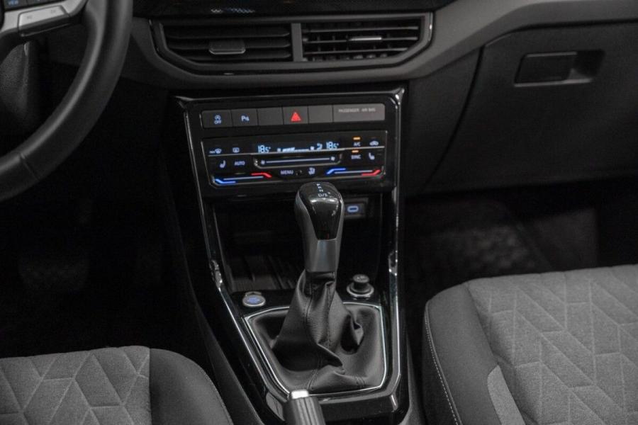 Pelēks Volkswagen T-Cross 2025 Viļņa, ar dzinēja tilpumu 1.00 L un nobraukumu 24 tūkst. km par 21950 €, foto 15 vietnē AUTOMOTO.COM.LV