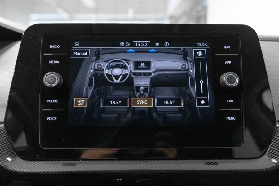 Pelēks Volkswagen T-Cross 2025 Viļņa, ar dzinēja tilpumu 1.00 L un nobraukumu 24 tūkst. km par 21950 €, foto 19 vietnē AUTOMOTO.COM.LV