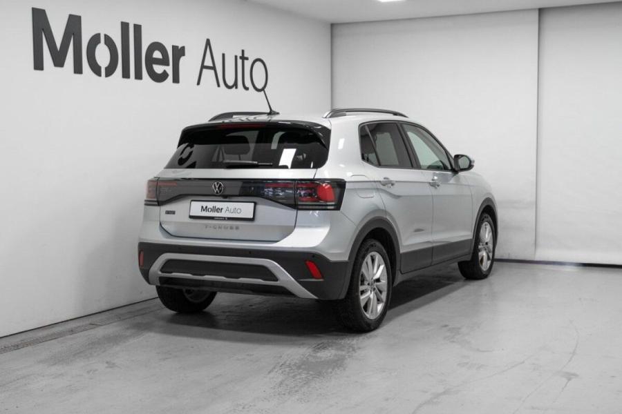 Grey Volkswagen T-Cross 2025 in Vilnius, with an engine capacity of 1.00 L and mileage of 25 thousand km for 21950 €, photo 4 on AUTOMOTO.COM.LV