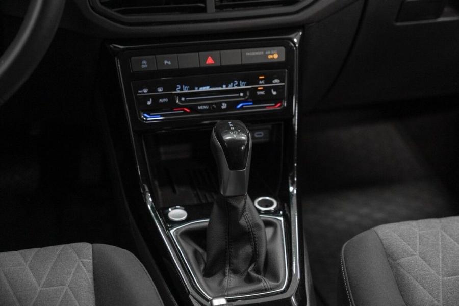 Grey Volkswagen T-Cross 2025 in Vilnius, with an engine capacity of 1.00 L and mileage of 25 thousand km for 21950 €, photo 19 on AUTOMOTO.COM.LV