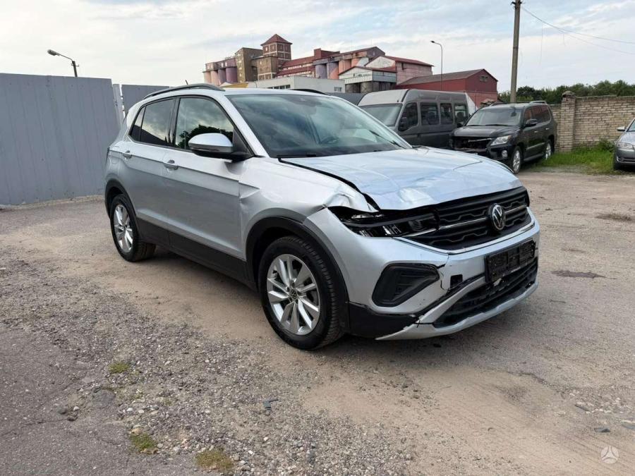 Серый Фольксваген T-Cross 2025 в Каунас, объемом двигателя 1.00 л и пробегом 26 тыс. км за 12900 €, фото 3 на AUTOMOTO.COM.LV