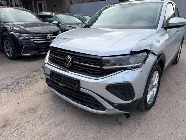 Pelēks Volkswagen T-Cross 2025 Kauņa, ar dzinēja tilpumu 1.00 L un nobraukumu 26 tūkst. km par 12900 €, foto 6 vietnē AUTOMOTO.COM.LV