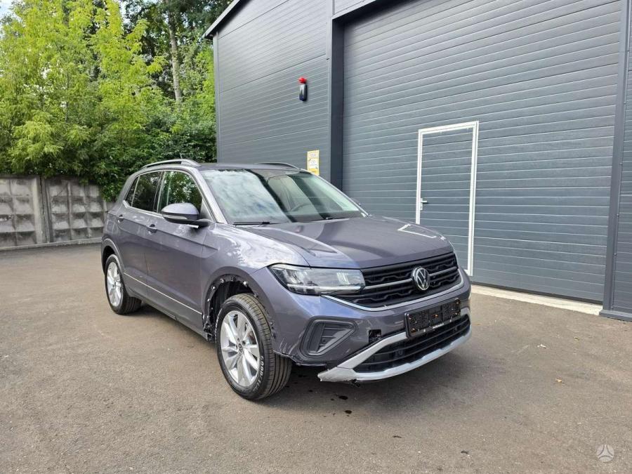 Серый Фольксваген T-Cross 2025 в Каунас, объемом двигателя 1.00 л и пробегом 28 тыс. км за 14400 €, фото 4 на AUTOMOTO.COM.LV