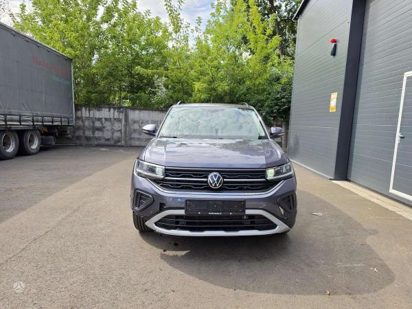 Grey Volkswagen T-Cross 2025 in Kaunas, with an engine capacity of 1.00 L and mileage of 28 thousand km for 14400 €, photo 7 on AUTOMOTO.COM.LV
