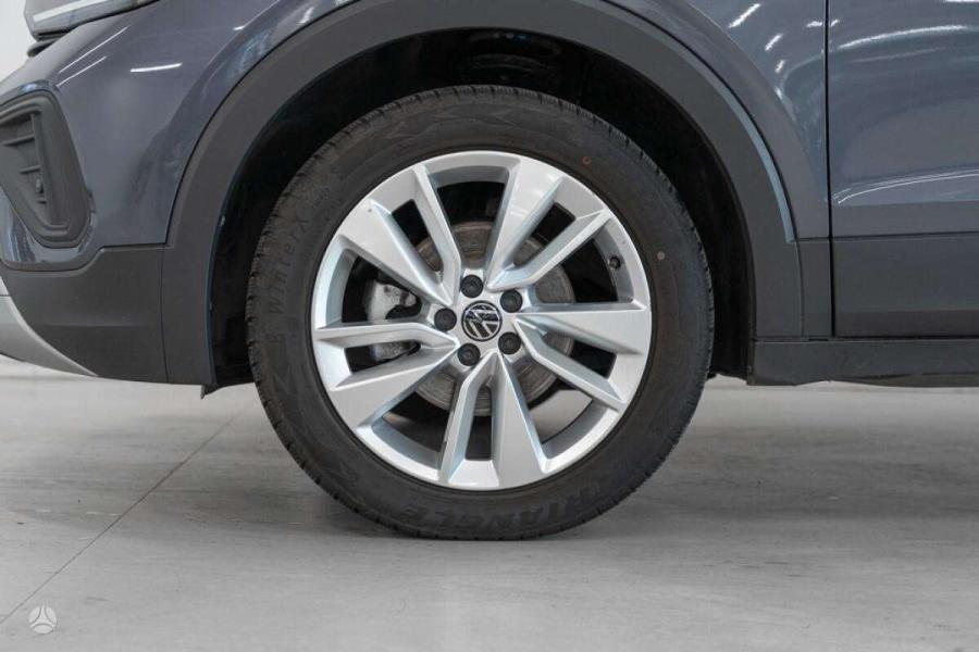 Серый Фольксваген T-Cross 2025 в Вильнюс, объемом двигателя 1.00 л и пробегом 25 тыс. км за 21550 €, фото 21 на AUTOMOTO.COM.LV