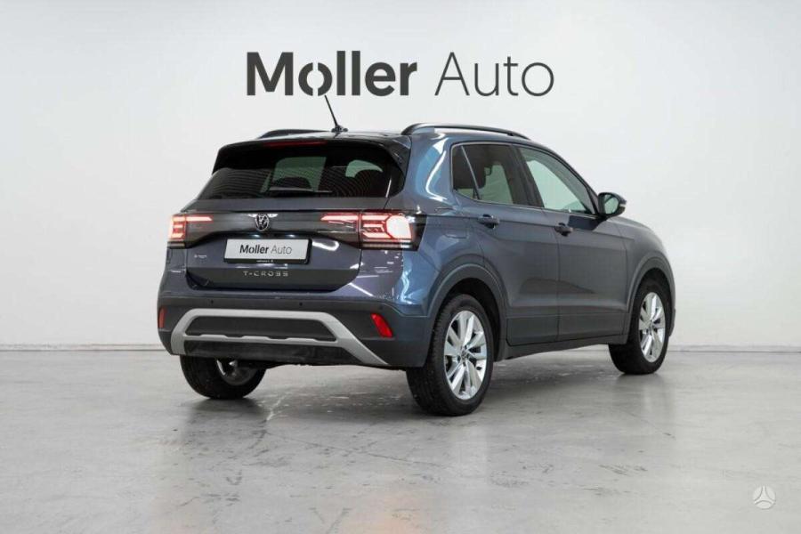 Pelēks Volkswagen T-Cross 2025 Viļņa, ar dzinēja tilpumu 1.00 L un nobraukumu 23 tūkst. km par 21750 €, foto 4 vietnē AUTOMOTO.COM.LV