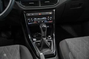 Pelēks Volkswagen T-Cross 2025 Viļņa, ar dzinēja tilpumu 1.00 L un nobraukumu 23 tūkst. km par 21750 €, foto 16 vietnē AUTOMOTO.COM.LV