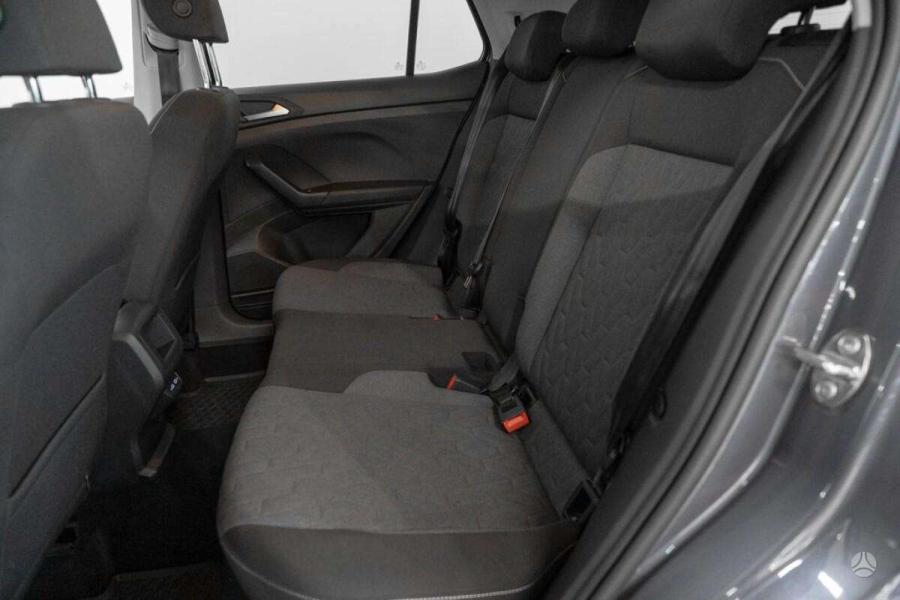 Pelēks Volkswagen T-Cross 2025 Viļņa, ar dzinēja tilpumu 1.00 L un nobraukumu 23 tūkst. km par 21750 €, foto 17 vietnē AUTOMOTO.COM.LV