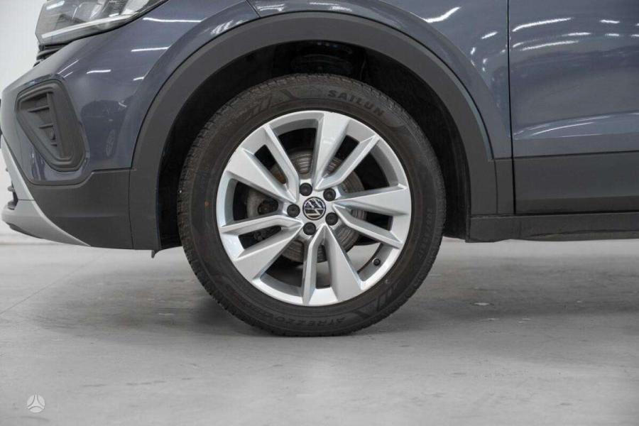 Pelēks Volkswagen T-Cross 2025 Viļņa, ar dzinēja tilpumu 1.00 L un nobraukumu 23 tūkst. km par 21750 €, foto 20 vietnē AUTOMOTO.COM.LV