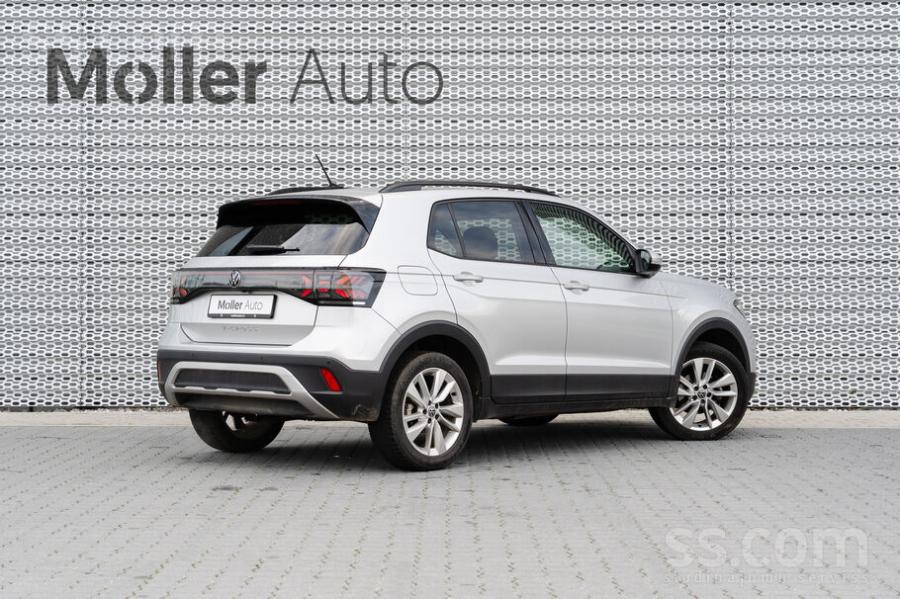 Pelēks Volkswagen T-Cross 2025 Rīga, ar dzinēja tilpumu 1.00 L un nobraukumu 45 tūkst. km par 22900 €, foto 5 vietnē AUTOMOTO.COM.LV